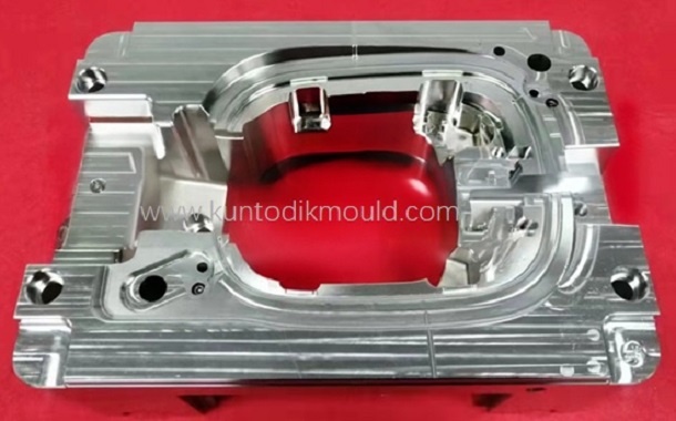 Mold components 02